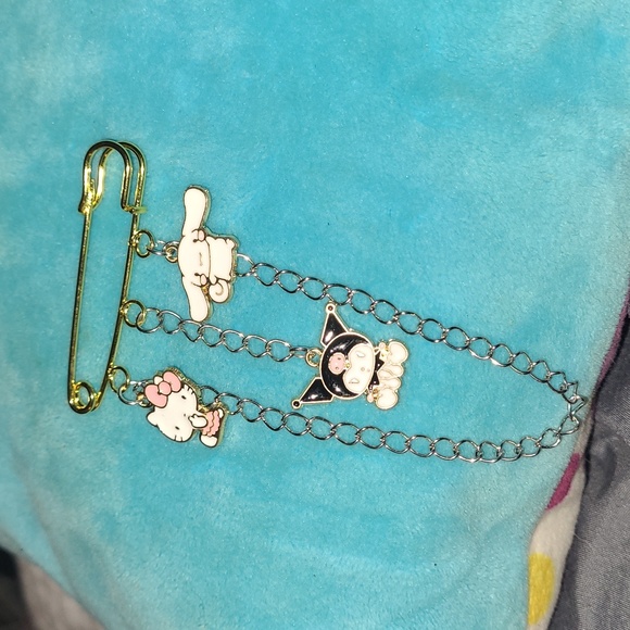 Hello Kitty | Jewelry | Hello Kitty Pin Brooch | Poshmark